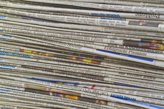 Zeitungspapier bilder – Bläddra bland 846 stockfoton, vektorer och ...