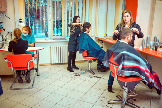 รูปภาพComb-Out – เลือกดูภาพถ่ายสต็อก เวกเตอร์ และวิดีโอ431 | Adobe Stock