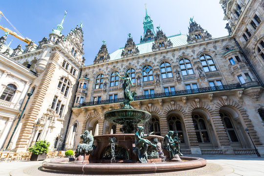 รูปภาพ"Rathaus – เลือกดูภาพถ่ายสต็อก เวกเตอร์ และวิดีโอ70,805 | Adobe Stock