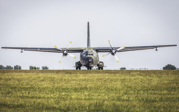 Transall Bilder – Durchsuchen 145 Archivfotos, Vektorgrafiken und ...
