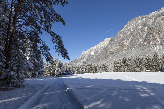 Gailtal Bilder – Durchsuchen 1,300 Archivfotos, Vektorgrafiken und ...