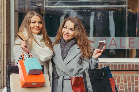 Showwindow Bilder – Durchsuchen 718 Archivfotos, Vektorgrafiken und Videos | Adobe Stock