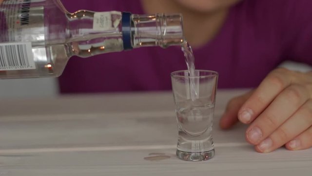 Quavery bilder – Bläddra bland 5 stockfoton, vektorer och videor ...