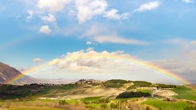 Arcobaleno Images – Browse 10,839 Stock Photos, Vectors, and Video ...