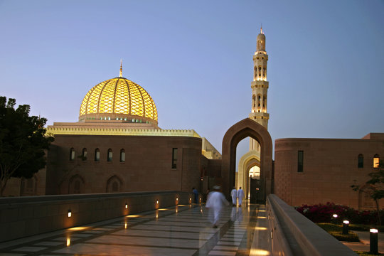 Masquat - Images et vidéos libres de droits | Adobe Stock