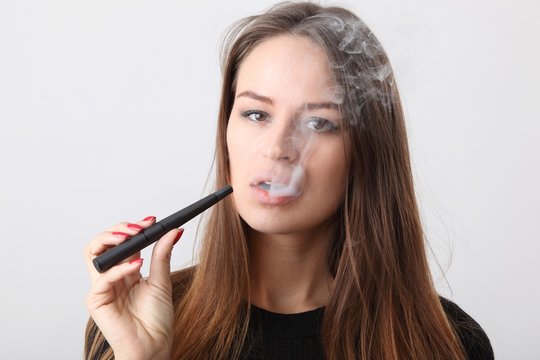 「Raucherin」の画像 - 650 件の Stock 写真、ベクターおよびビデオ | Adobe Stock