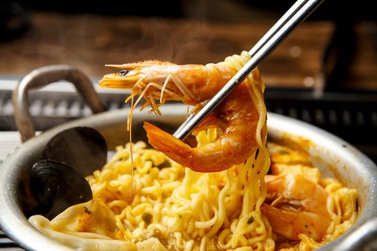 「Ramyeon」の写真素材 | 3,114件の無料イラスト画像 | Adobe Stock