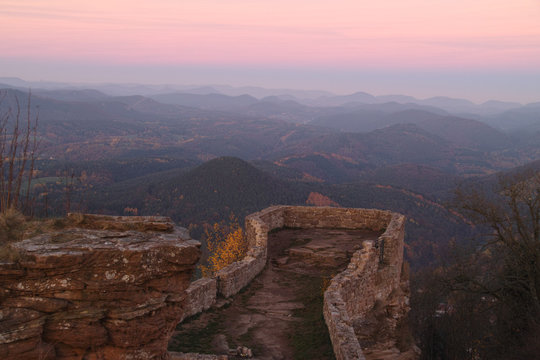 Wegelnburg Bilder – Durchsuchen 93 Archivfotos, Vektorgrafiken und ...