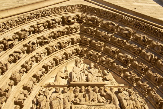 Alto-Relief Bilder – Durchsuchen 5,232 Archivfotos, Vektorgrafiken und ...