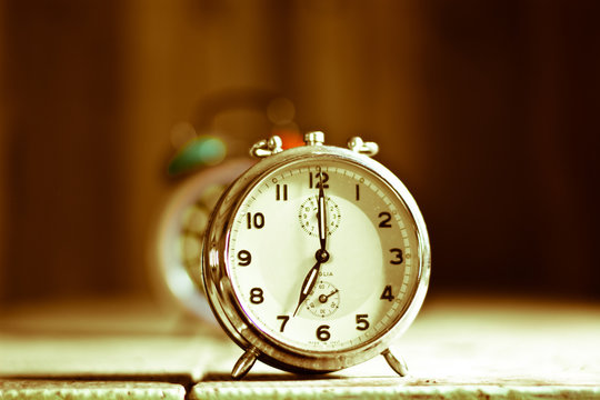 「Alzarsi」の画像 - 370 件の Stock 写真、ベクターおよびビデオ | Adobe Stock