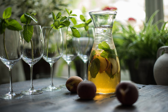 Citronade bilder – Bläddra bland 346 stockfoton, vektorer och videor ...