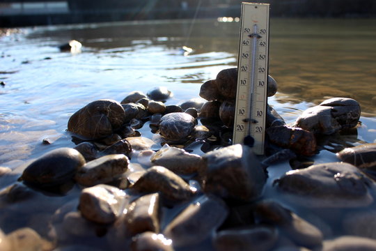 Filterwasser Images – Browse 11 Stock Photos, Vectors, and Video ...