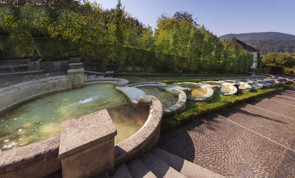 Merkurbrunnen Bilder – Durchsuchen 93 Archivfotos, Vektorgrafiken und ...