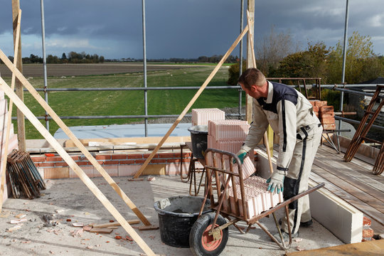 รูปภาพStonemason – เลือกดูภาพถ่ายสต็อก เวกเตอร์ และวิดีโอ134,177 ...