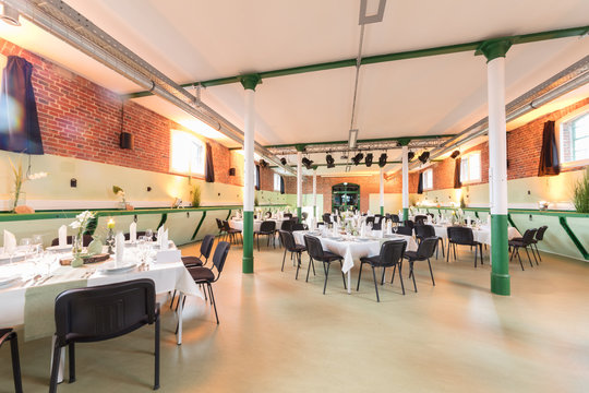 Eventlocation Bilder – Durchsuchen 36,865 Archivfotos, Vektorgrafiken ...