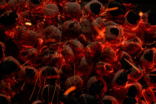 รูปภาพSmoldering – เลือกดูภาพถ่ายสต็อก เวกเตอร์ และวิดีโอ36,159 | Adobe ...