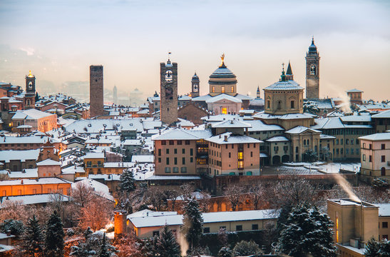 「Alta」の画像 - 31,839 件の Stock 写真、ベクターおよびビデオ | Adobe Stock