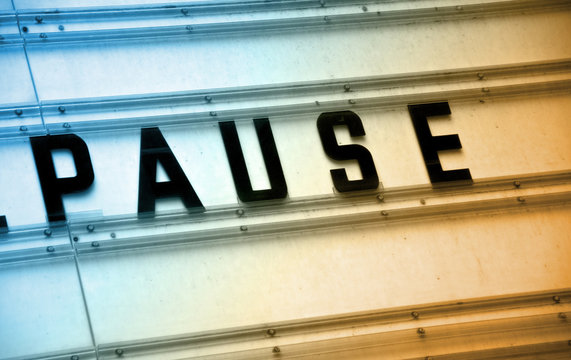 Pausenschild Bilder – Durchsuchen 20,540 Archivfotos, Vektorgrafiken ...