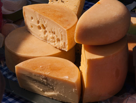 รูปภาพEmmenthaler – เลือกดูภาพถ่ายสต็อก เวกเตอร์ และวิดีโอ27,573 ...