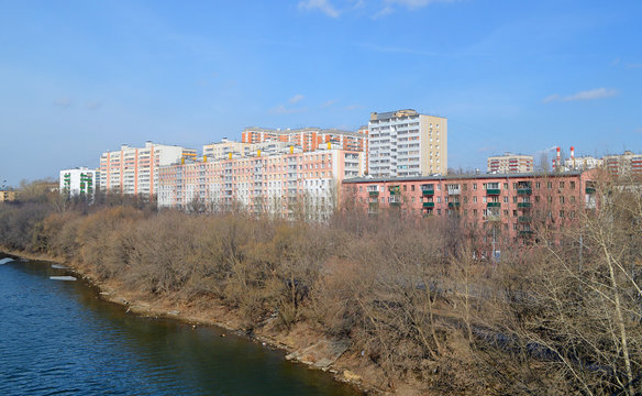 Khrushchevka bilder – Bläddra bland 418 stockfoton, vektorer och videor ...