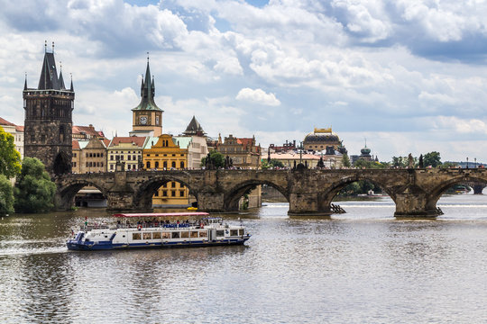 รูปภาพChez – เลือกดูภาพถ่ายสต็อก เวกเตอร์ และวิดีโอ2,071 | Adobe Stock