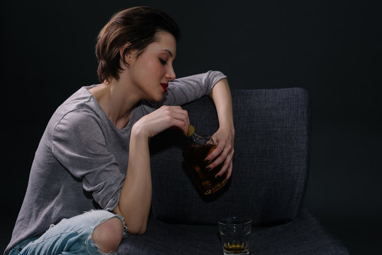 รูปภาพIntoxicated – เลือกดูภาพถ่ายสต็อก เวกเตอร์ และวิดีโอ366,134 ...