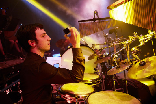 รูปภาพPercussionist – เลือกดูภาพถ่ายสต็อก เวกเตอร์ และวิดีโอ102,011 ...