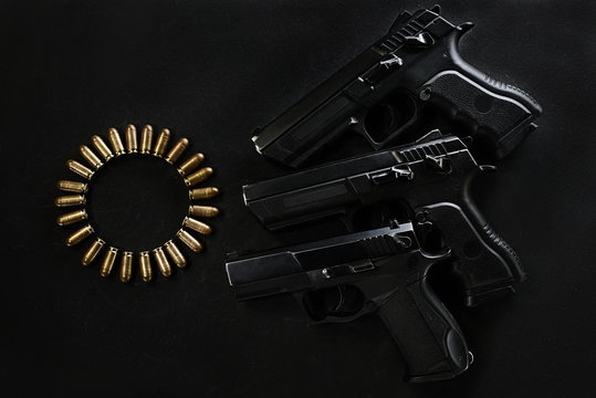 รูปภาพHandguns – เลือกดูภาพถ่ายสต็อก เวกเตอร์ และวิดีโอ284,083 | Adobe ...