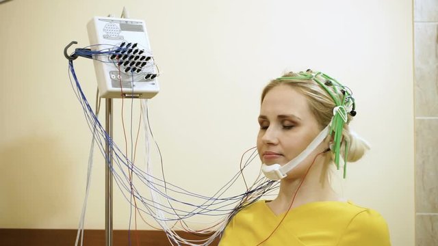 Encephalogram Images – Browse 11,545 Stock Photos, Vectors, and Video ...