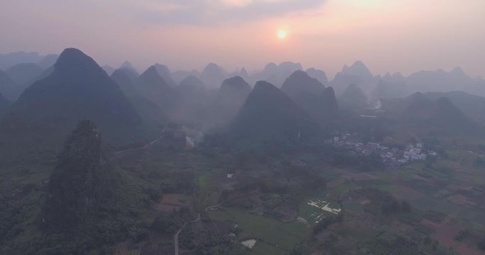 Yangshuo Bilder – Durchsuchen 12,143 Archivfotos, Vektorgrafiken und ...