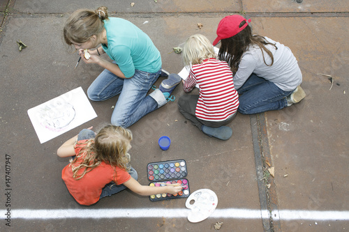 "kids drawing on the ground" Stock photo and royalty-free images on ...