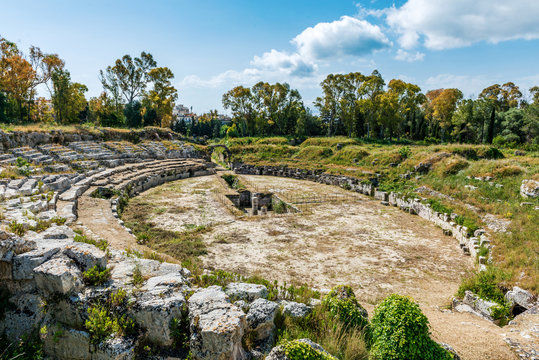 รูปภาพNeapolis – เลือกดูภาพถ่ายสต็อก เวกเตอร์ และวิดีโอ1,515 | Adobe Stock