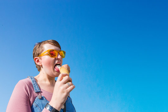 「Heiter」の写真素材 | 16,078件の無料イラスト画像 | Adobe Stock