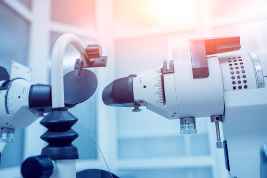 Pleoptics Bilder – Durchsuchen 295 Archivfotos, Vektorgrafiken und ...