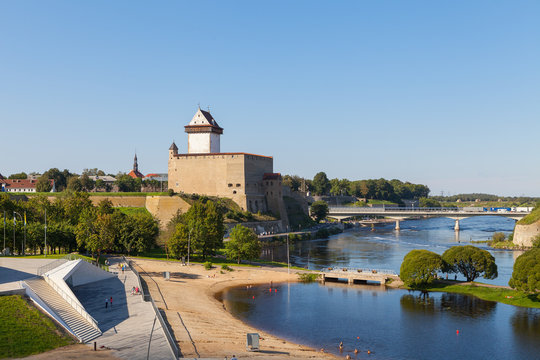 รูปภาพNarva – เลือกดูภาพถ่ายสต็อก เวกเตอร์ และวิดีโอ3,341 | Adobe Stock