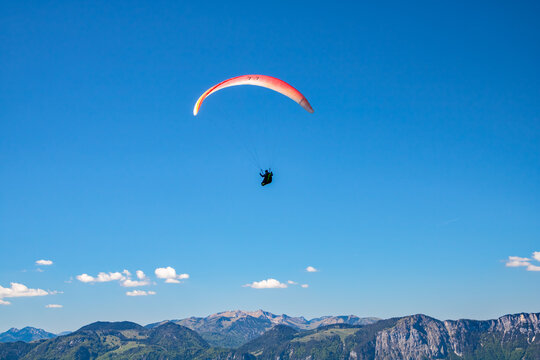 Gleitschirmfliegen Images – Browse 3,217 Stock Photos, Vectors, and ...