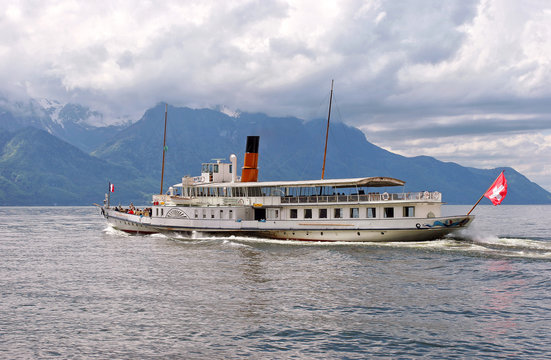 Parowiec bilder – Bläddra bland 48 stockfoton, vektorer och videor ...