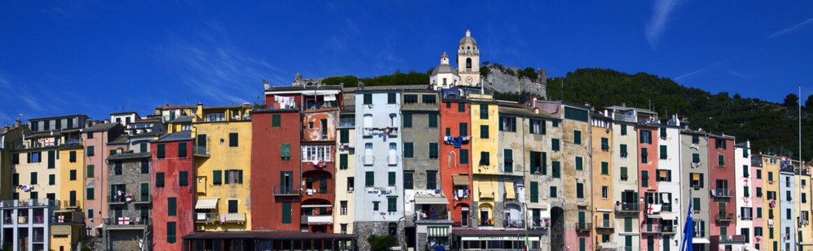 Case Colorate Images – Browse 2,504 Stock Photos, Vectors, and Video ...