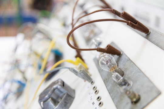 「Elektrowerkstatt」の写真素材 | 14件の無料イラスト画像 | Adobe Stock