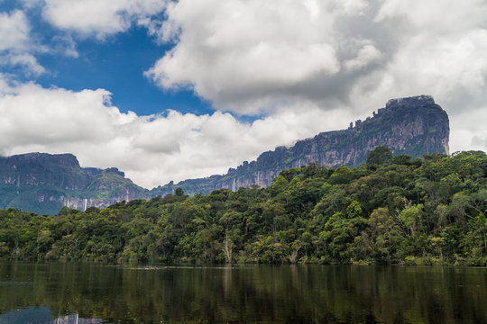 Auyantepui Images – Browse 448 Stock Photos, Vectors, and Video | Adobe ...