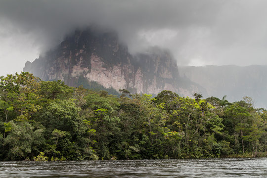 Auyantepui Images – Browse 448 Stock Photos, Vectors, and Video | Adobe ...