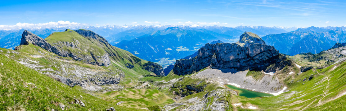 รูปภาพHochiss – เลือกดูภาพถ่ายสต็อก เวกเตอร์ และวิดีโอ280 | Adobe Stock