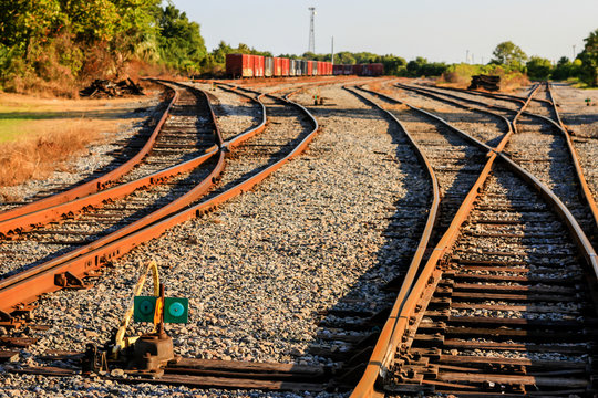รูปภาพRailroad – เลือกดูภาพถ่ายสต็อก เวกเตอร์ และวิดีโอ1,125,677 ...