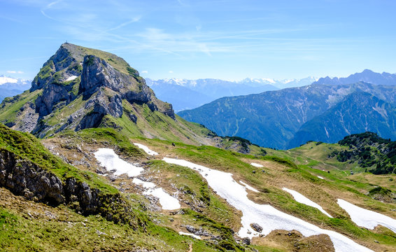 รูปภาพHochiss – เลือกดูภาพถ่ายสต็อก เวกเตอร์ และวิดีโอ280 | Adobe Stock