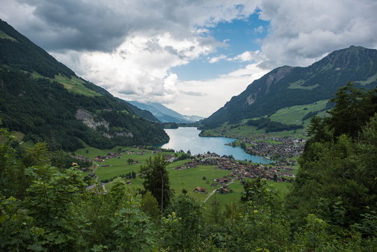 Lungerersee Bilder – Durchsuchen 282 Archivfotos, Vektorgrafiken und ...