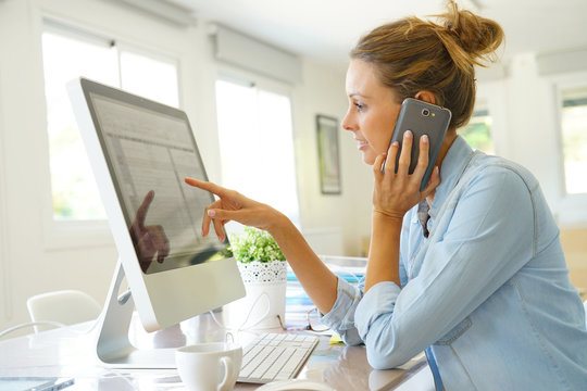 รูปภาพOffice-Worker – เลือกดูภาพถ่ายสต็อก เวกเตอร์ และวิดีโอ4,335 ...