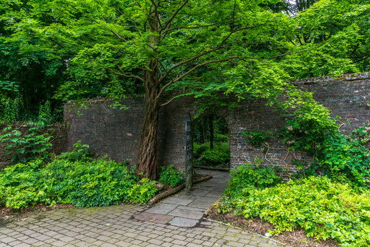 "Walled Garden" Images – Browse 2,325 Stock Photos, Vectors, and Video ...