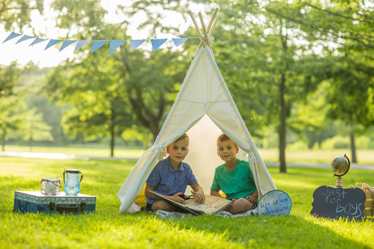 "Tee Pee" Images – Browse 13 Stock Photos, Vectors, and Video | Adobe Stock