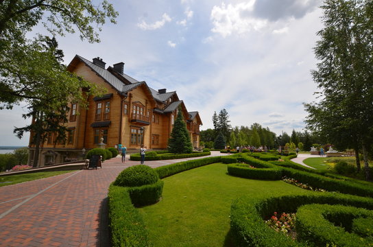 Mezhgorye 이미지 – 찾아보기 185 스톡 사진, 벡터 및 비디오 | Adobe Stock