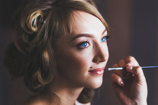 Makiage Images – Browse 39 Stock Photos, Vectors, and Video | Adobe Stock